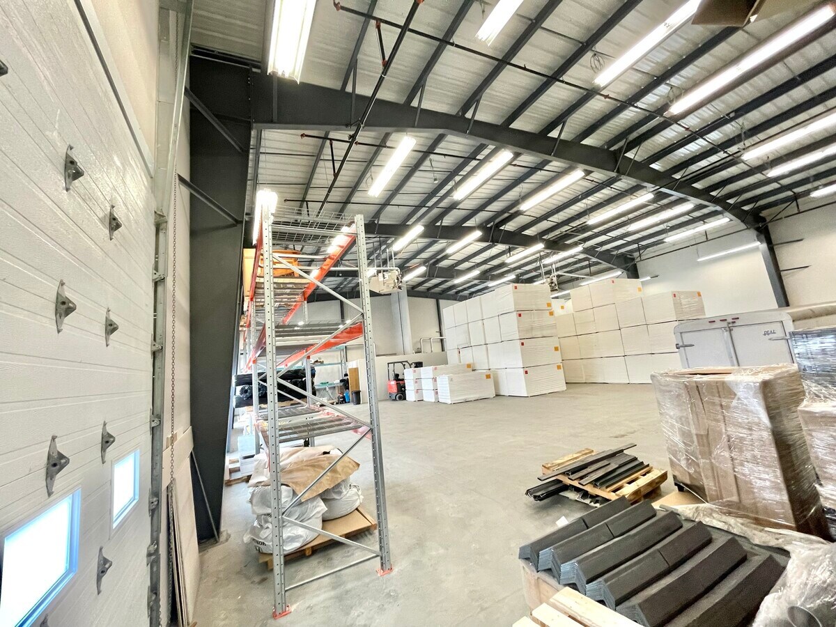 109 Iber Rd, Ottawa, ON K2S 1E7 | LoopNet