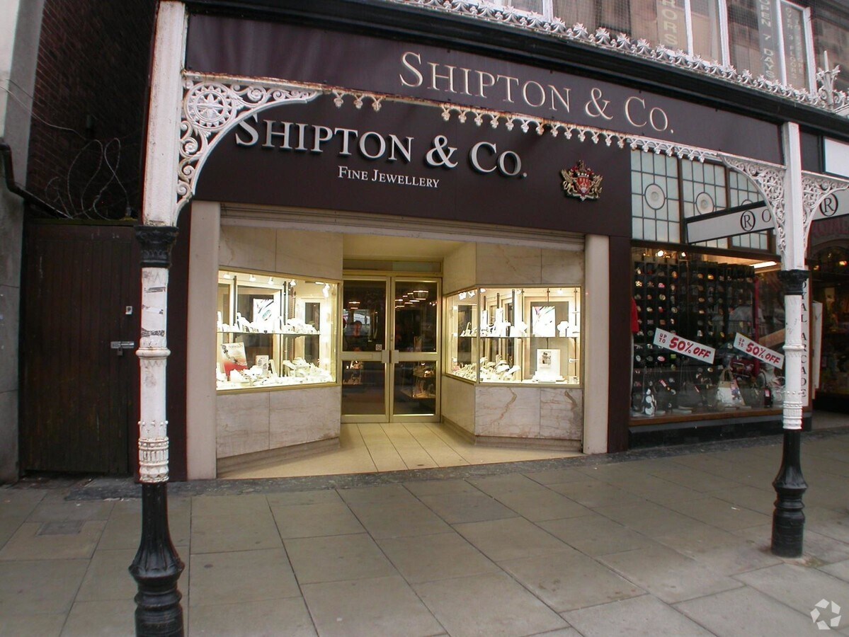 127 Lord St, Southport, PR8 1PU | LoopNet