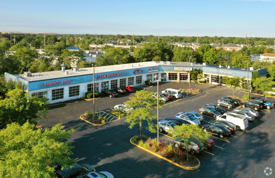 1801-1811 W Wise Rd, Schaumburg, IL 60193 - Multi-Tenant Car Care Center Plaza | LoopNet