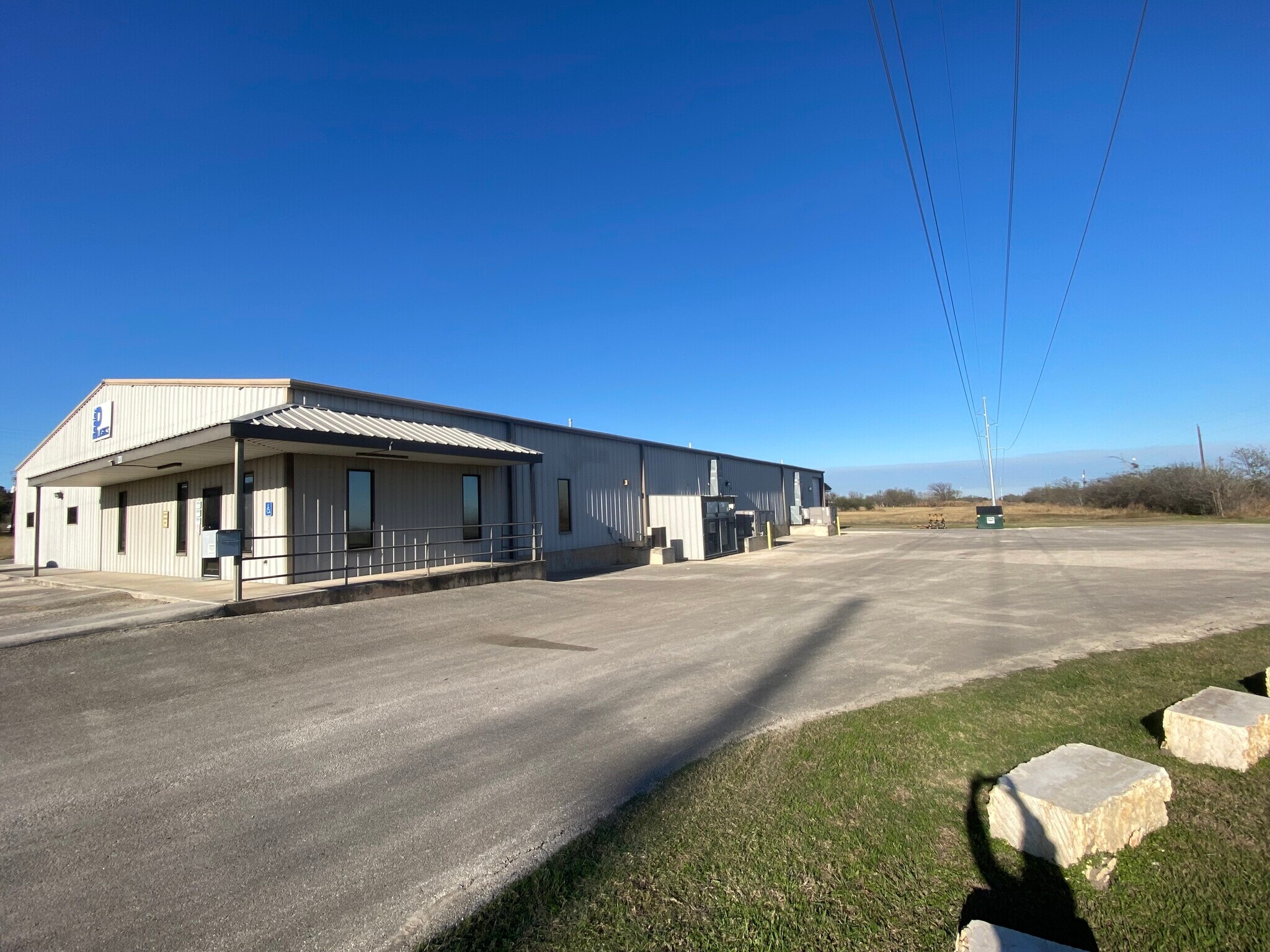 201 Center Point Rd, San Marcos, TX 78666 - Industrial for Sale | LoopNet