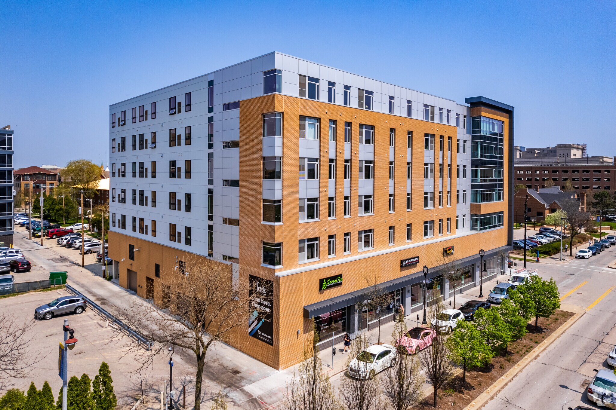 811 N 14th St, Milwaukee, WI 53233 - Lark on 14th | LoopNet