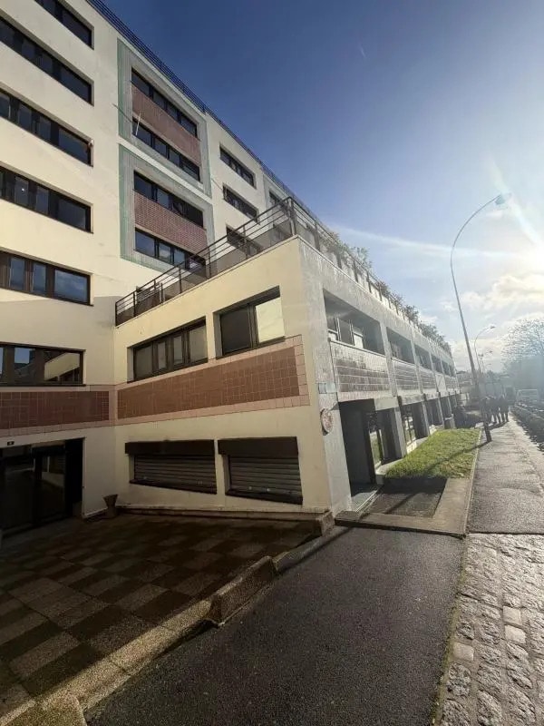 5 Rue Maurice Grandcoing, 94200 Ivry-sur-Seine - Office for Lease | LoopNet