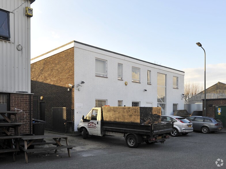 9 Lyon Rd, London, SW19 2RL - Flex for Sale | LoopNet