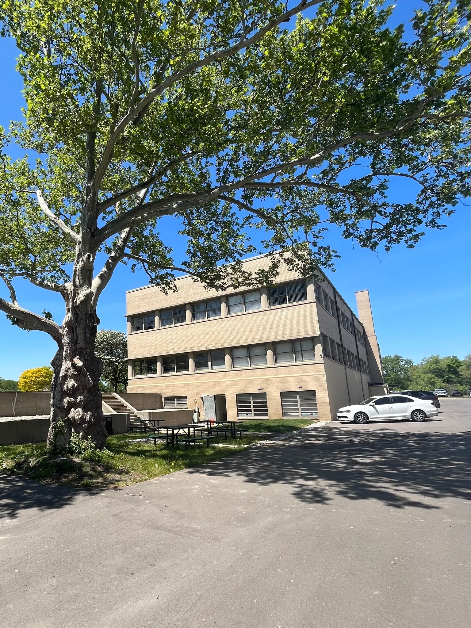 6841 N Rochester Rd, Rochester Hills, MI 48306 - Corporate Park | LoopNet