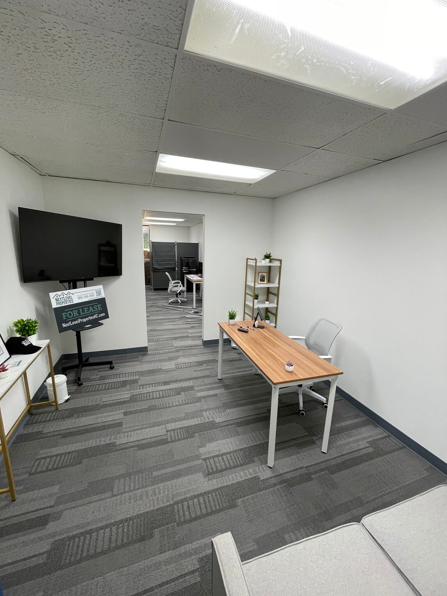 12401 E 43rd St, Independence, MO 64055 - The Crysler Building | LoopNet