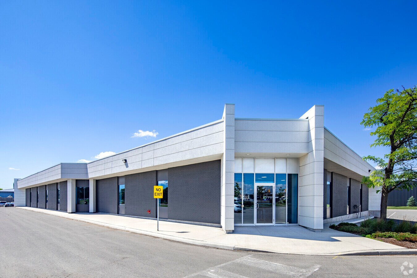 4700 Dixie Rd, Mississauga, ON L4W 2R1 | LoopNet