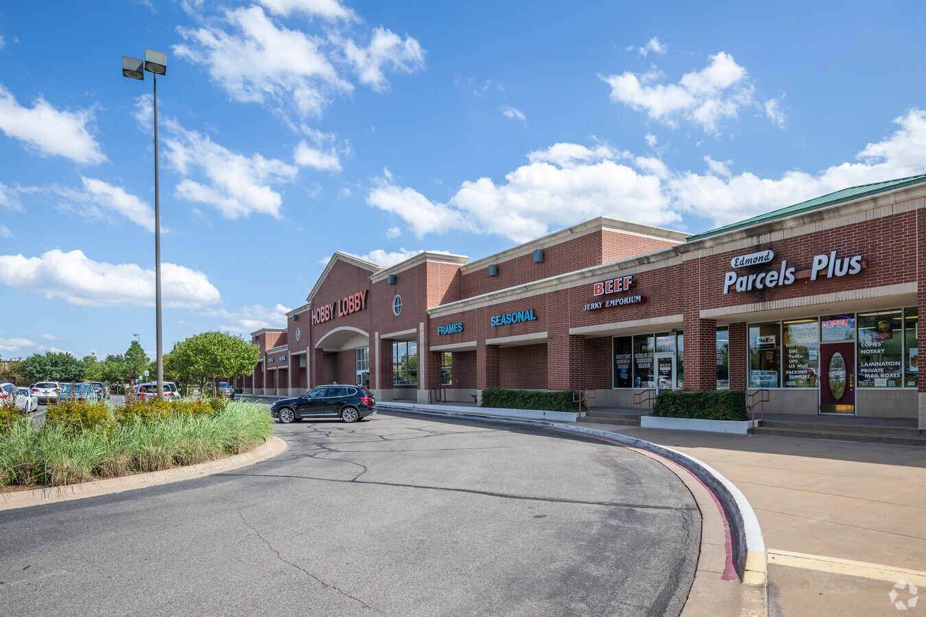 730-828 W Danforth Rd, Edmond, OK 73003 - Danforth Square | LoopNet