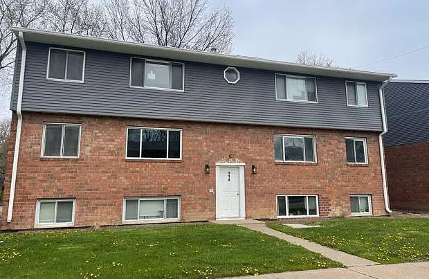 106-122 W 35th St, Davenport, IA 52806 | LoopNet