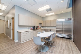 1340 Poydras St, New Orleans, LA 70112 - Orleans Tower | LoopNet