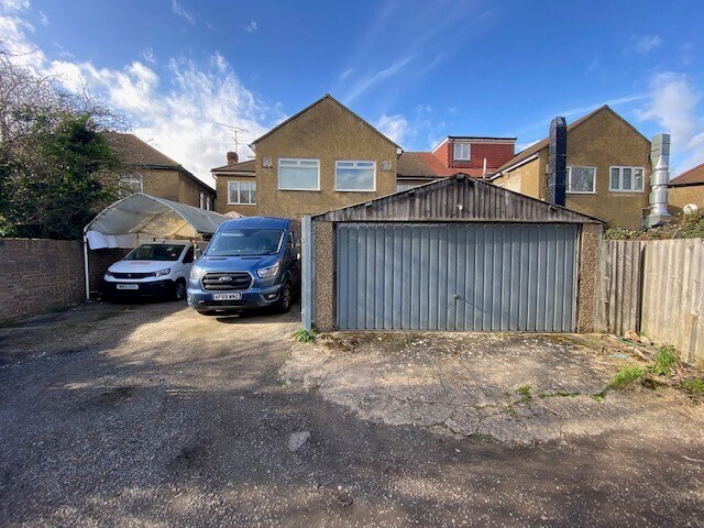 341-343 Chigwell Rd, Woodford Green, ESS IG8 8PL - Retail for Sale ...