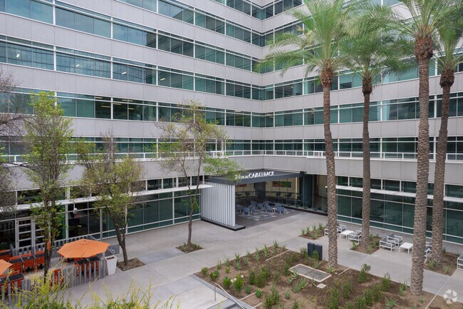 CBRE - Phoenix Commercial Listings & Brokers | LoopNet