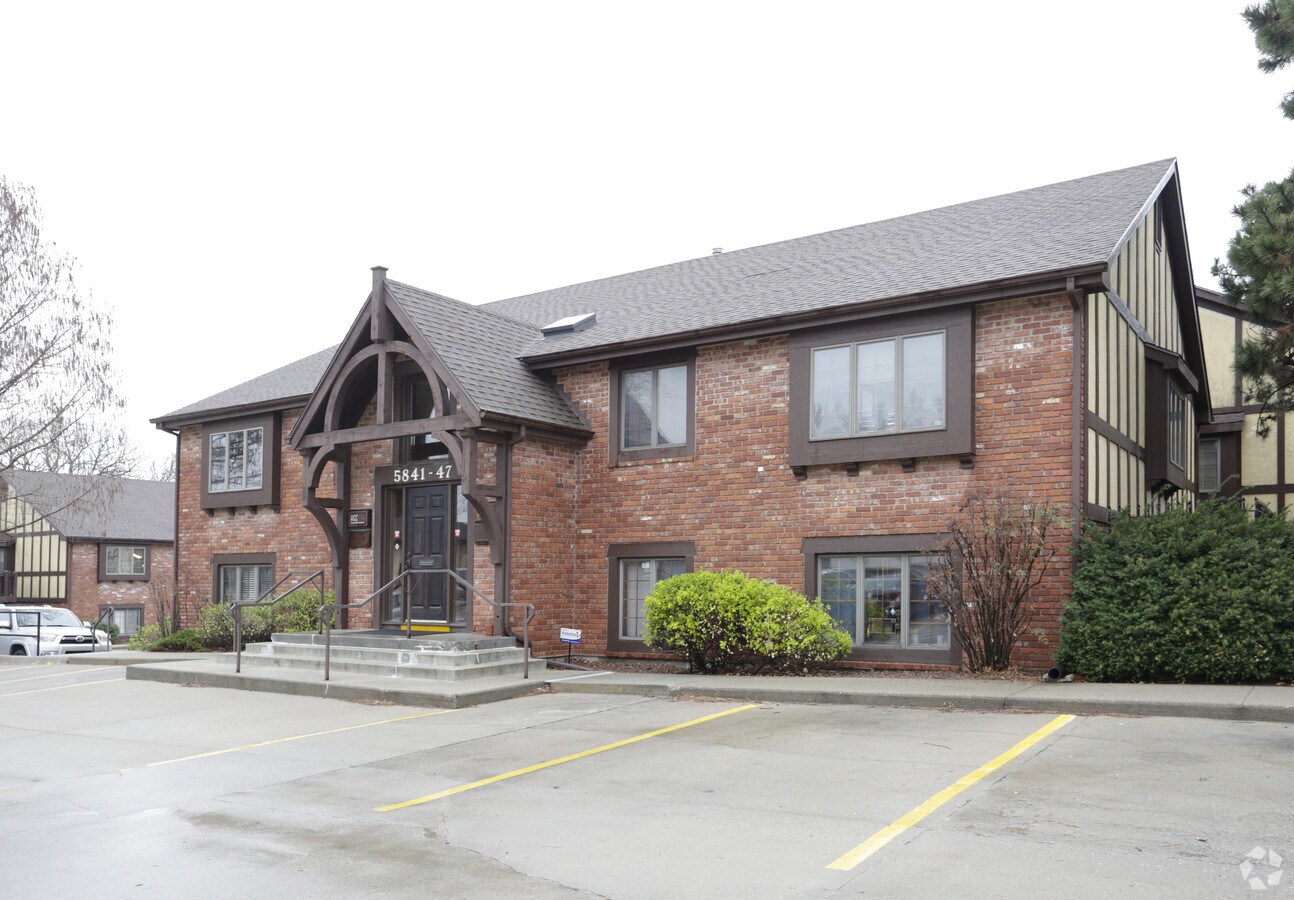 5841-5847 SW 29th St, Topeka, KS 66614 | LoopNet