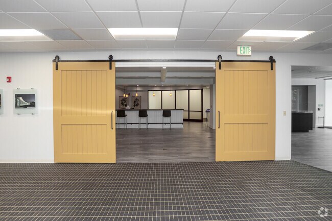 Commercial Real Estate Auctions | LoopNet