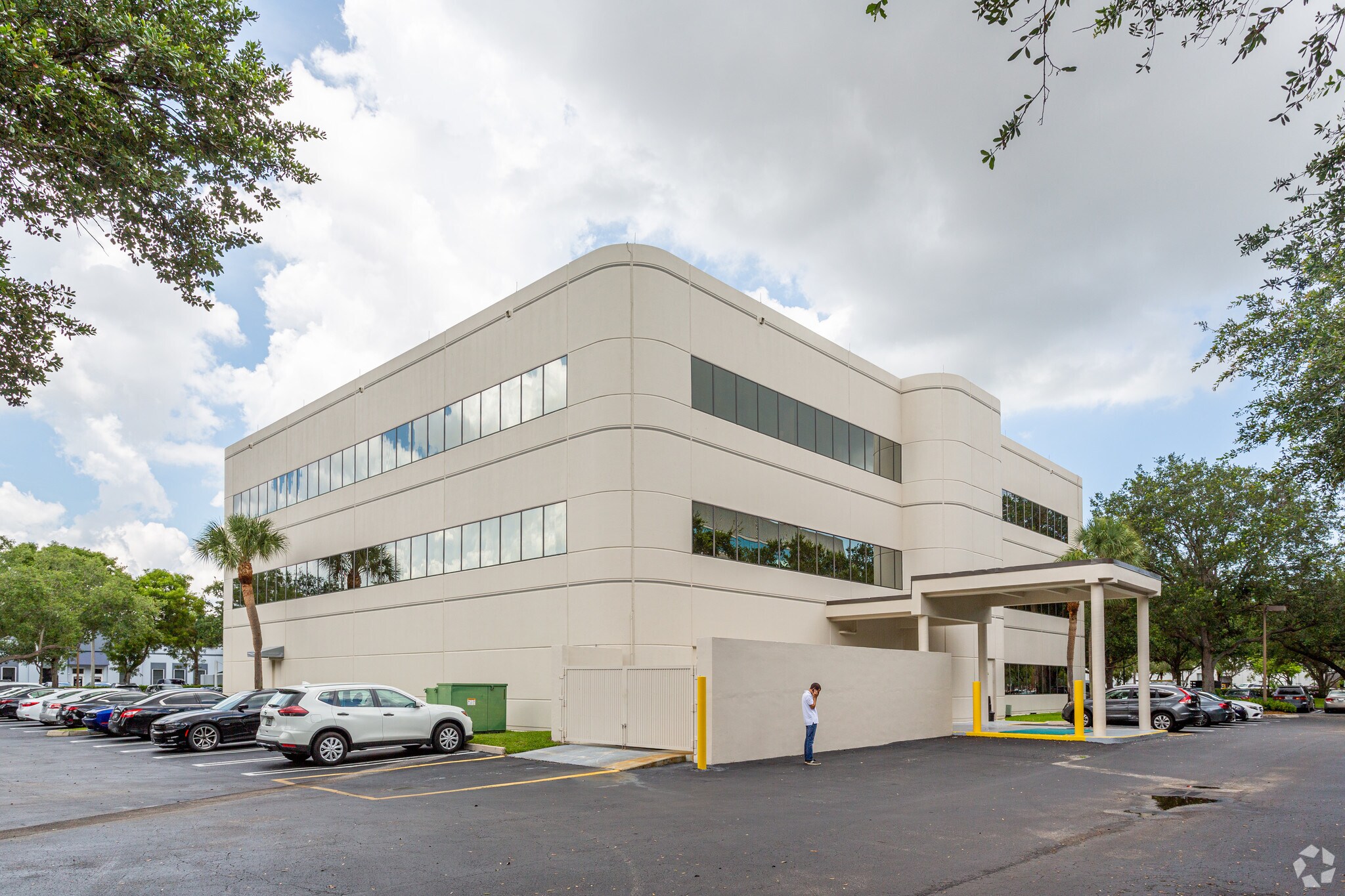 14361 Commerce Way, Miami Lakes, FL 33016 - Senate Square Office Bldg ...