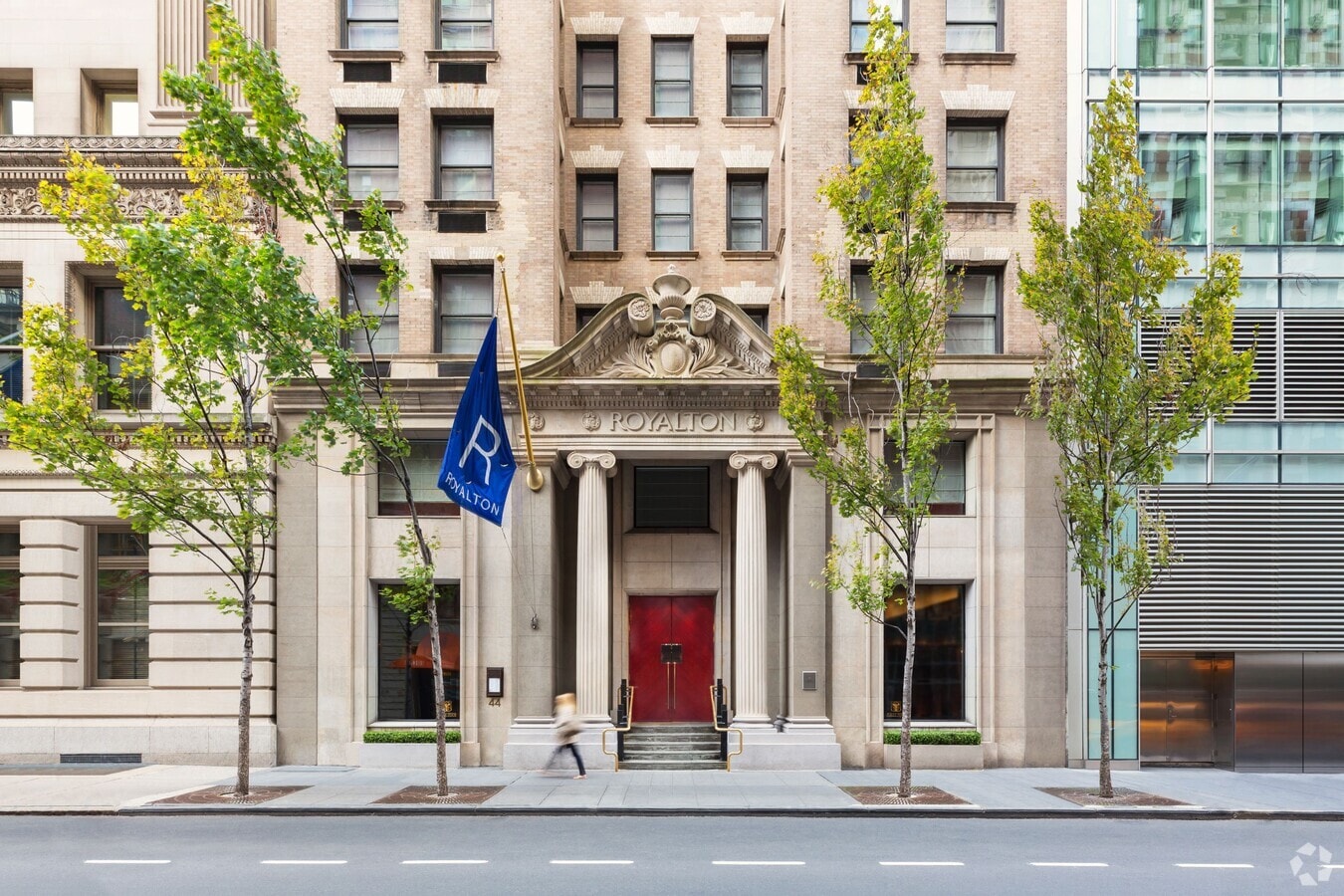 44 W 44th St, New York, NY 10036 | LoopNet