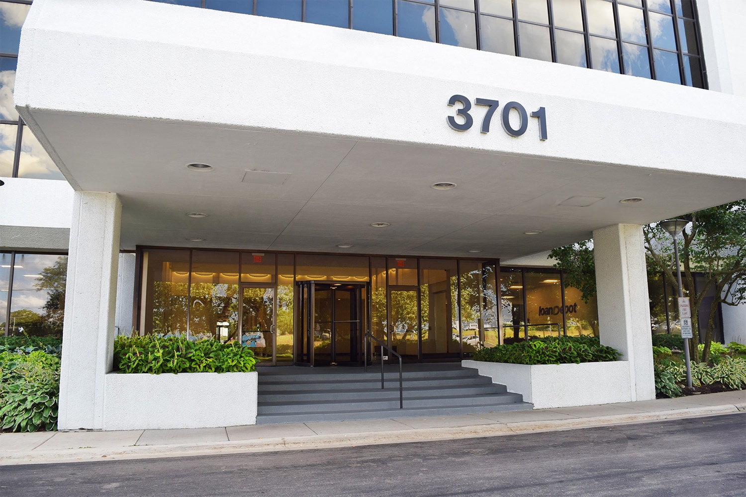 3701 Algonquin Rd, Rolling Meadows, IL 60008 - Crossroads | LoopNet