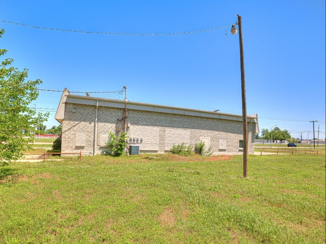 7440 Nw 39th Expy Bethany Ok 73008 Office For Lease Loopnet