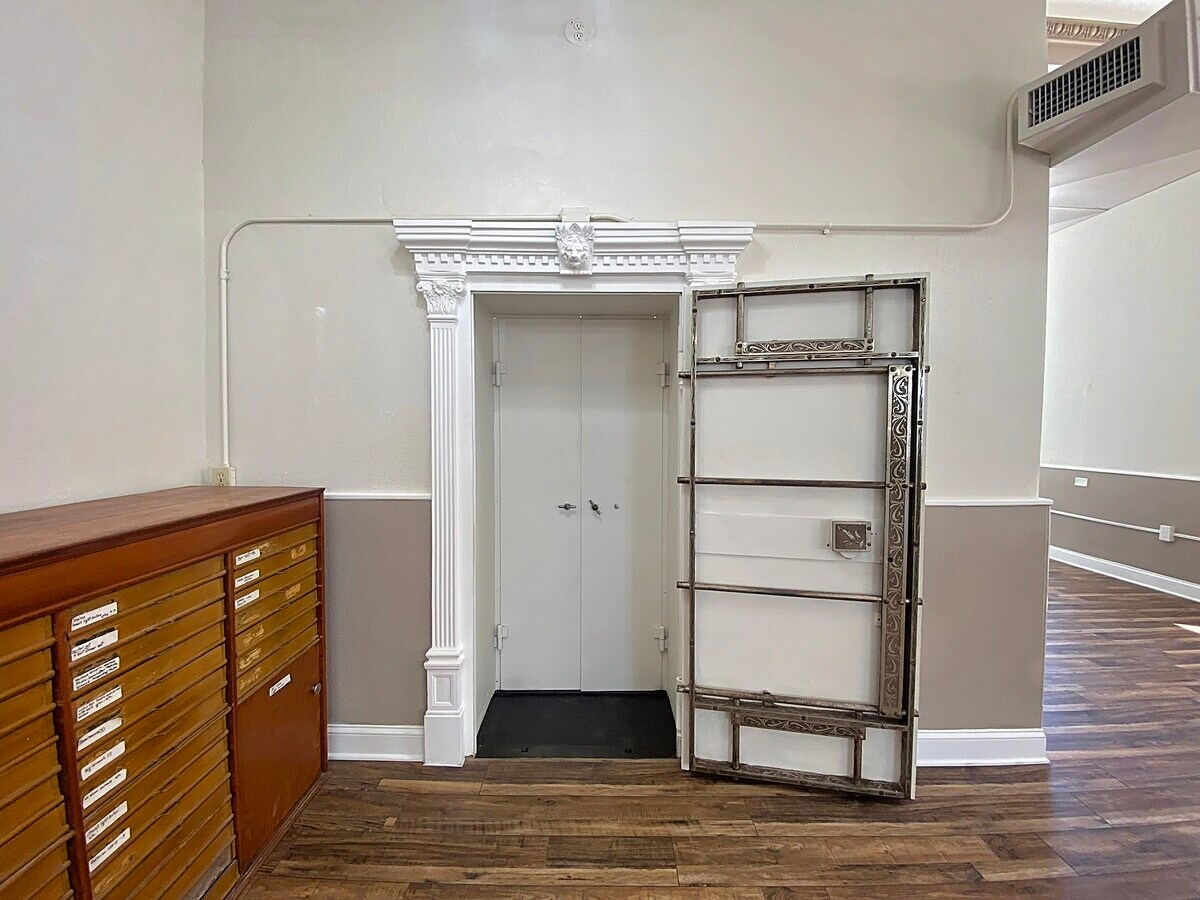 115 E Chambers St, Cleburne, TX 76031 | LoopNet