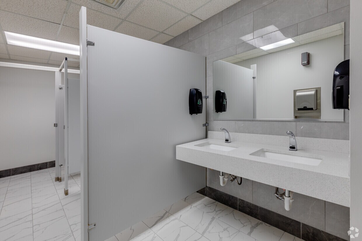 6846 S Canton Ave, Tulsa, OK 74136 - Prosperity Center | LoopNet