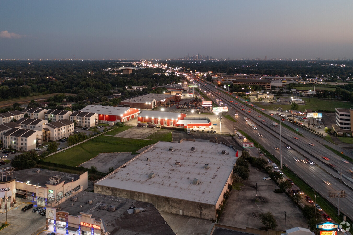 7400 North Fwy, Houston, TX 77076 | LoopNet