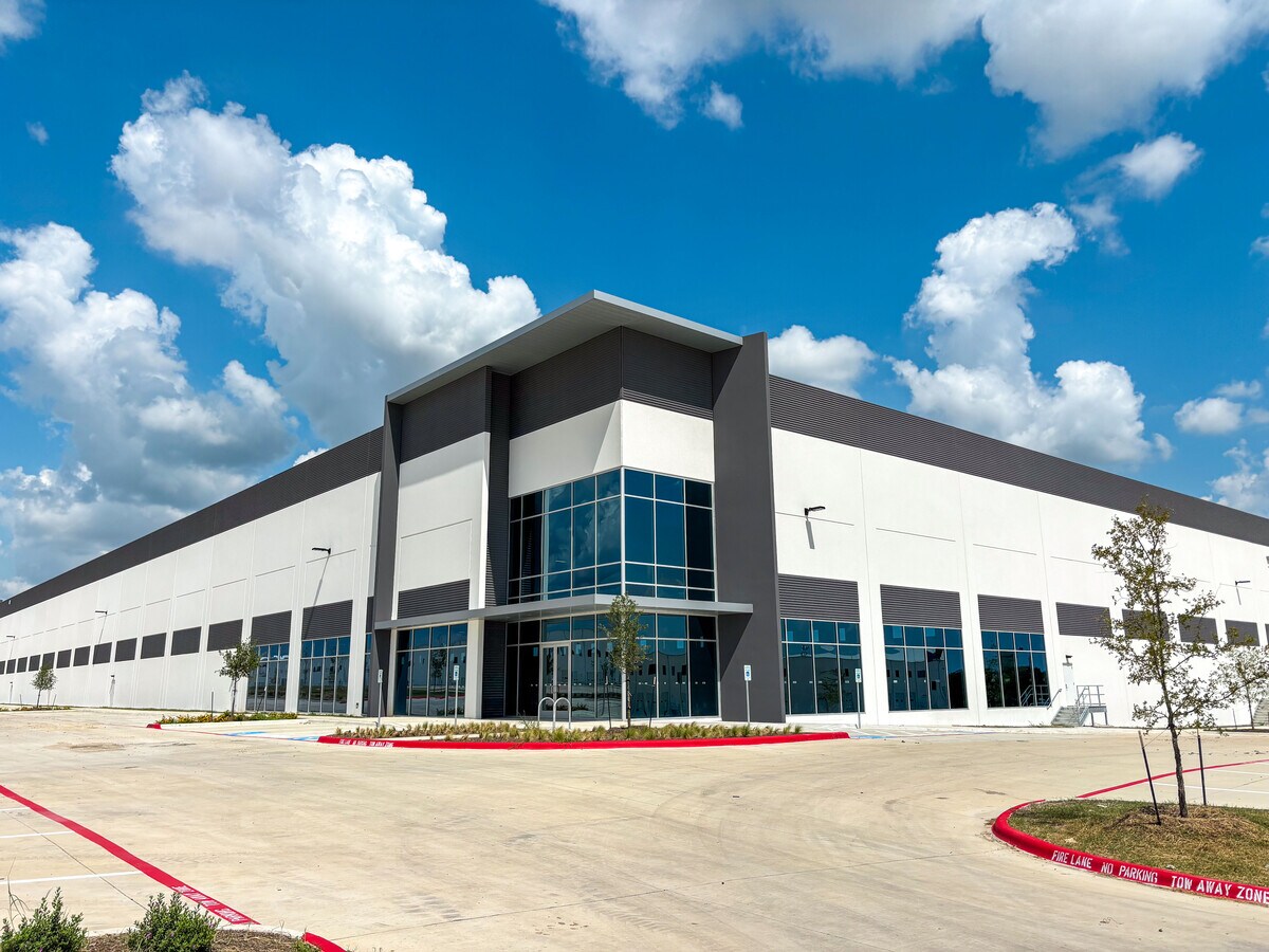 194 Commerce Center Dr, Buda, TX 78610 - Buda Commerce Center | LoopNet