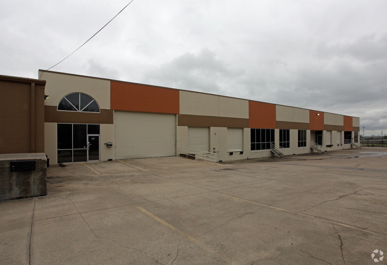 13777 Bee St, Farmers Branch, TX 75234 | LoopNet