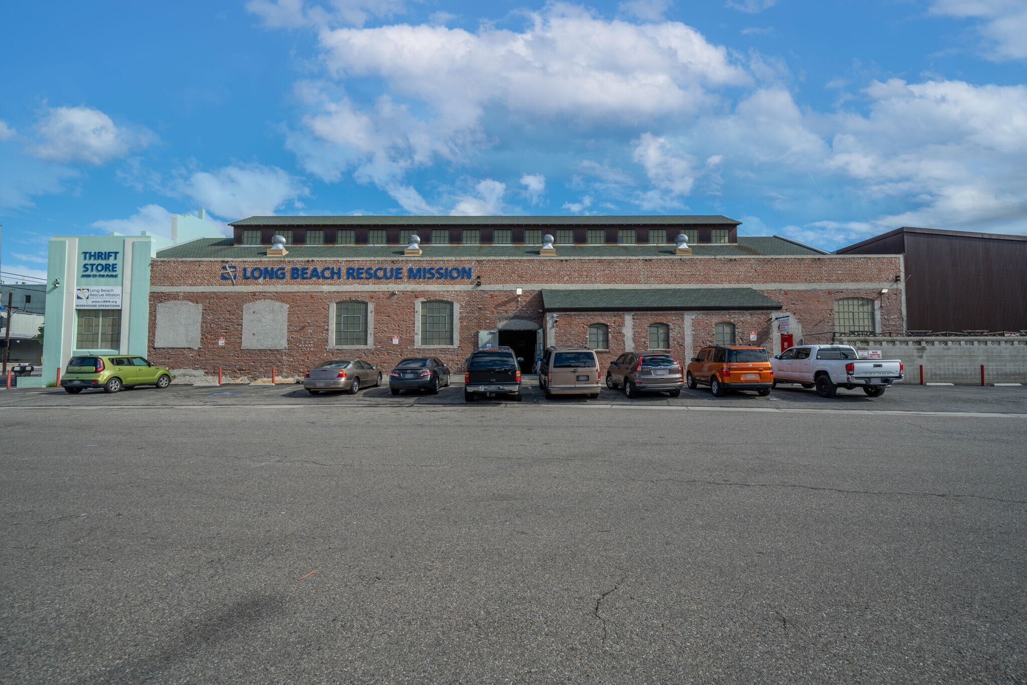 702 W Anaheim St, Long Beach, CA 90813 - Iconic Industrial Building | LoopNet