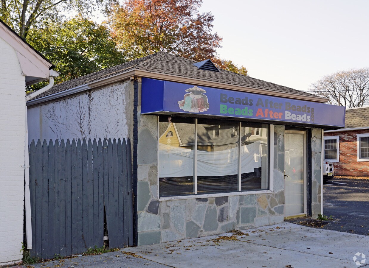 305 Amboy Ave, Woodbridge, NJ 07095 - Property Record | LoopNet