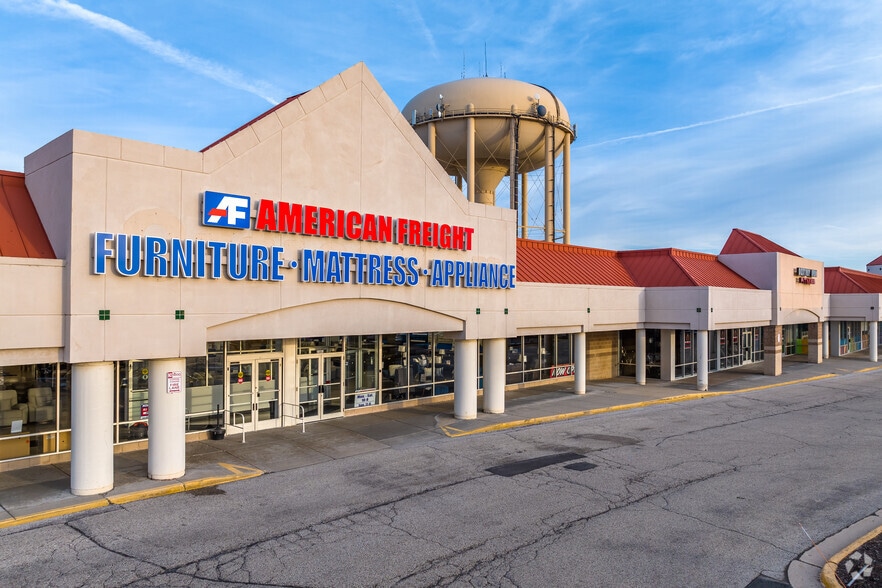 2211-2417 S Green Bay Rd, Racine, WI 53406 - High Ridge Center | LoopNet