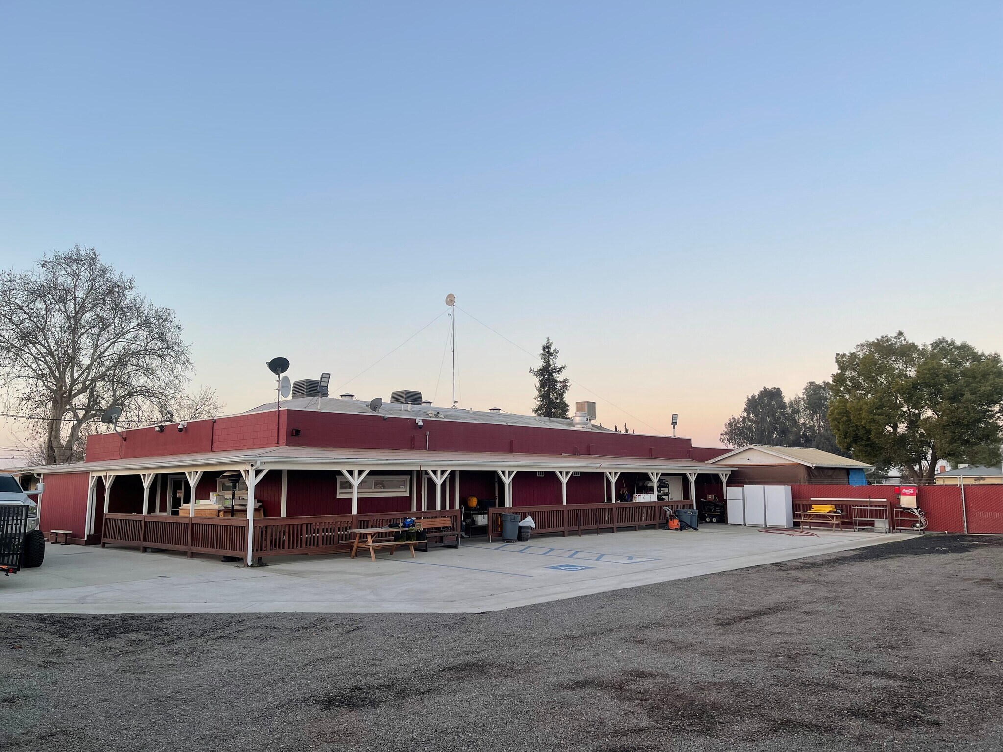 5020 19 1/2 Ave, Riverdale, CA 93656 - The HUB Bar & Grill | LoopNet