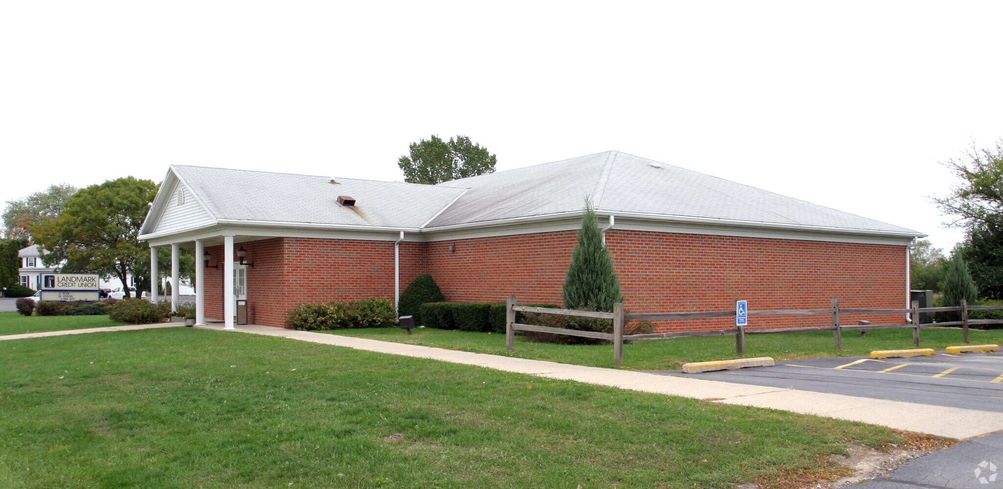 955 Lexington Dr, Oconomowoc, WI 53066 - Retail for Sale | LoopNet