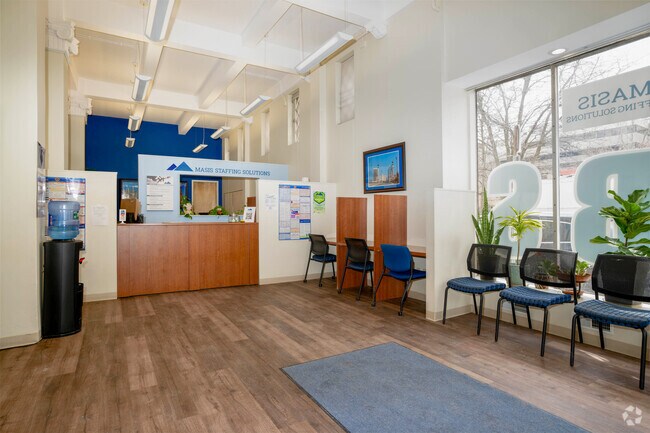 CBRE - Dallas Commercial Listings & Brokers | LoopNet