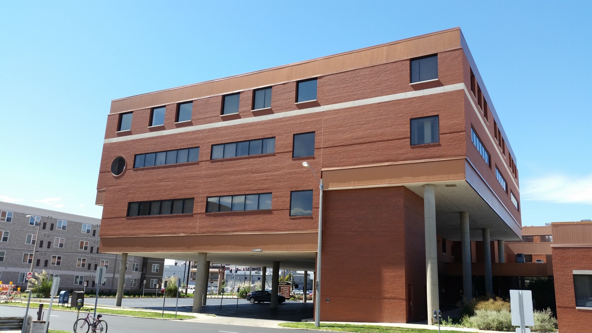 319 E Madison St, Springfield, IL 62701 - Centrum Building | LoopNet