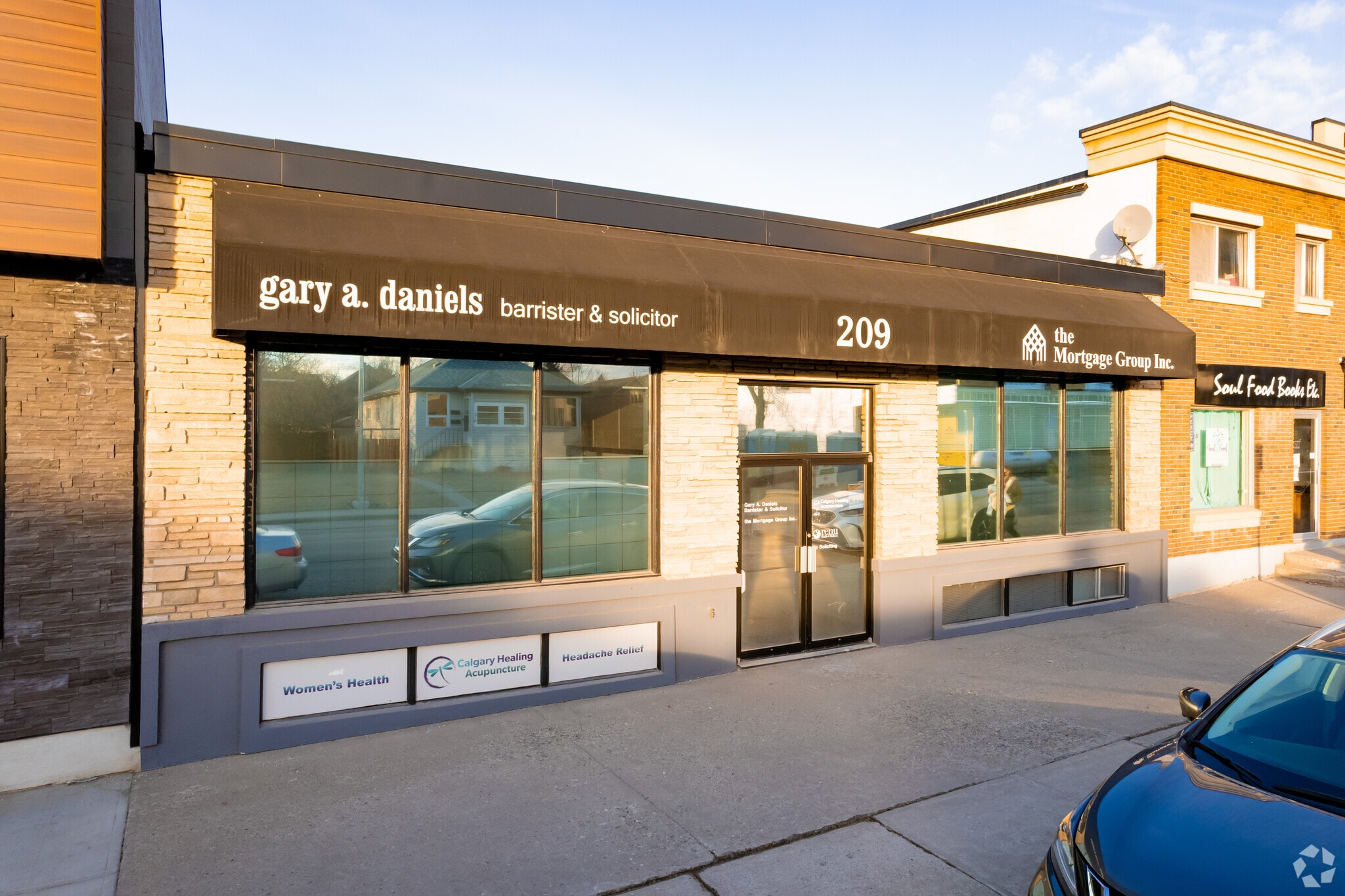 209 19th St NW, Calgary, AB T2N 2H9 | LoopNet