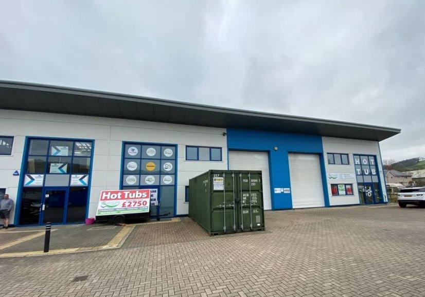 9 Station Rd, Colwyn Bay, LL28 5EF | LoopNet