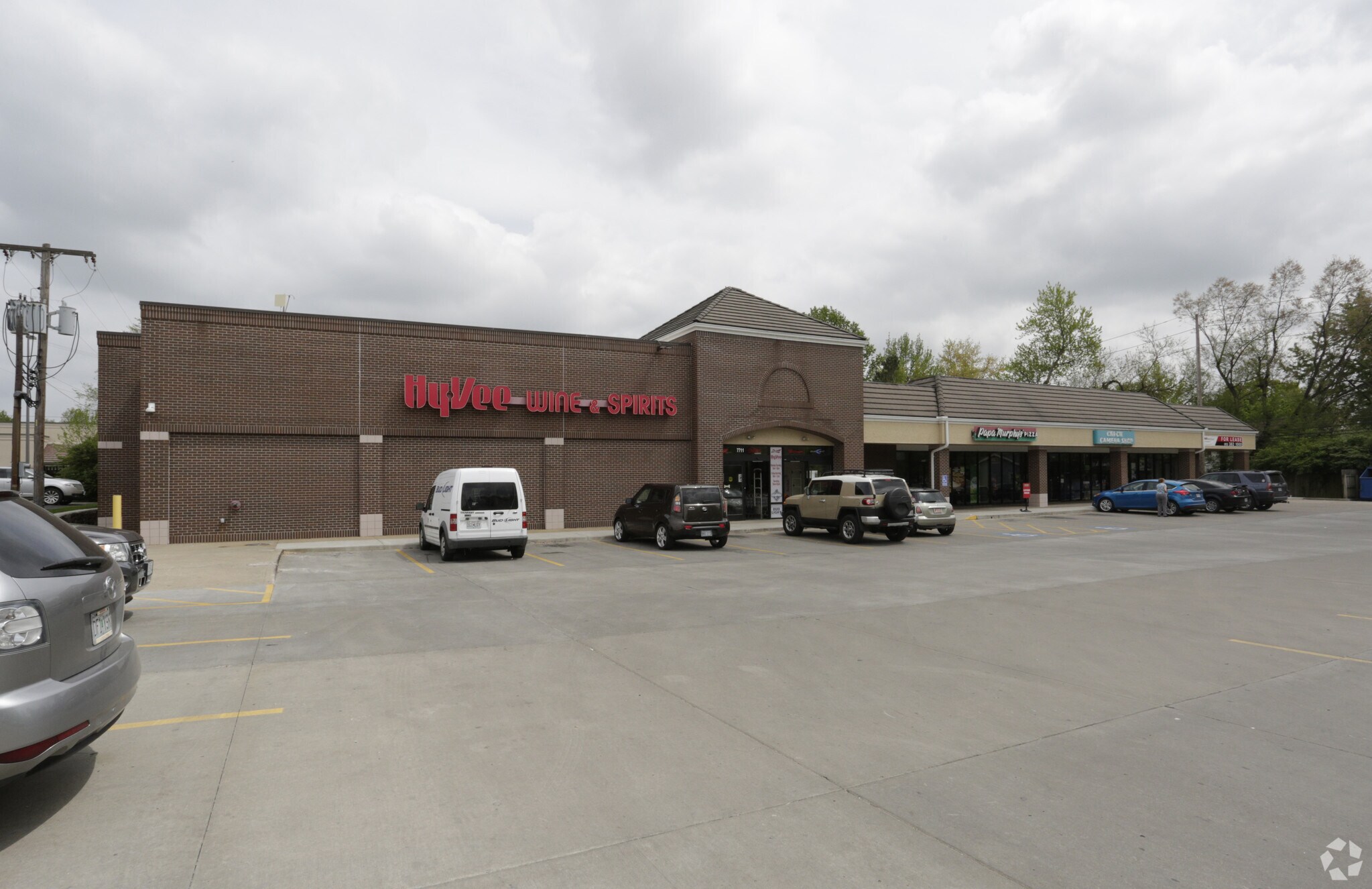 7711-7719 State Line Rd, Kansas City, MO 64114 - Meadowlake Shops | LoopNet