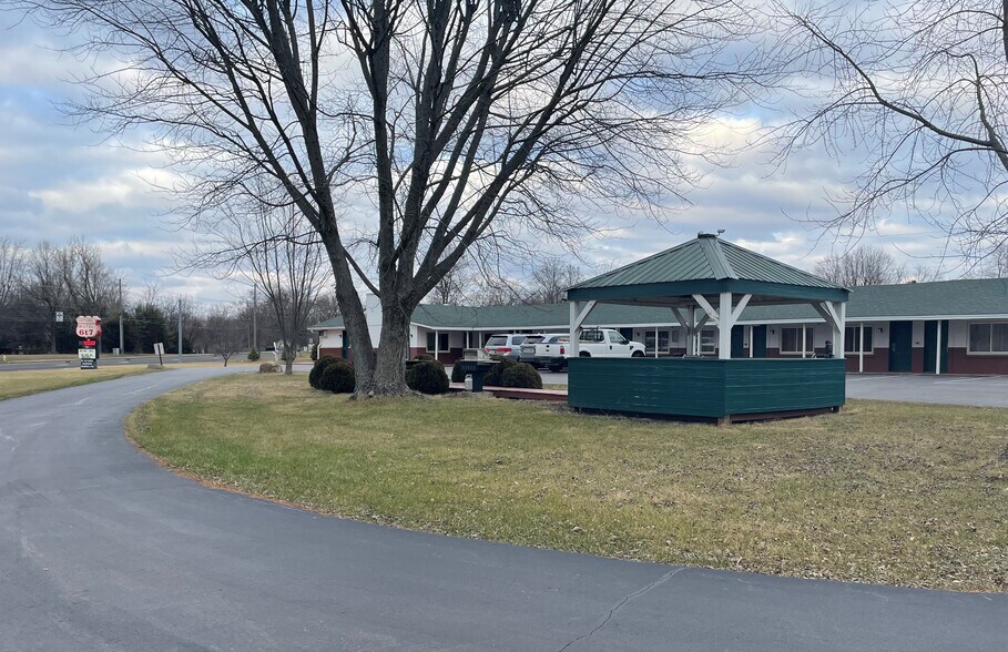 11551 Pendleton Pike, Indianapolis, IN 46236 - Motel 67 | LoopNet