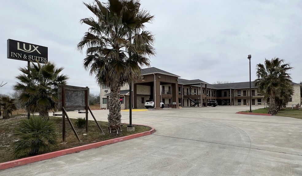 5864 Highway 281, Three Rivers, TX 78071 | LoopNet