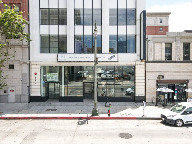 Commercial Real Estate for Sale | LoopNet