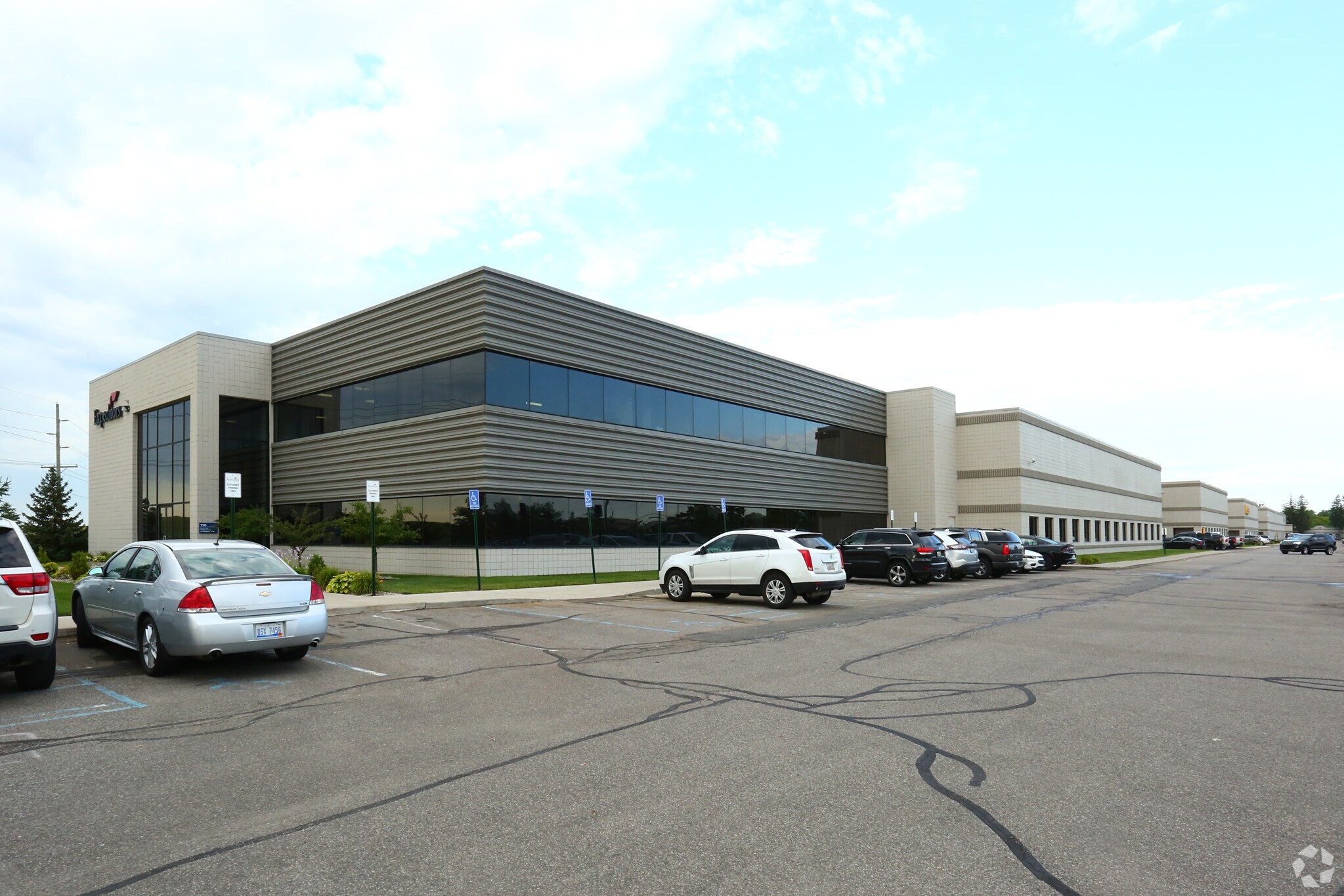 11101 Metro Airport Center Dr, Romulus, MI 48174 - Industrial for Lease | LoopNet.com
