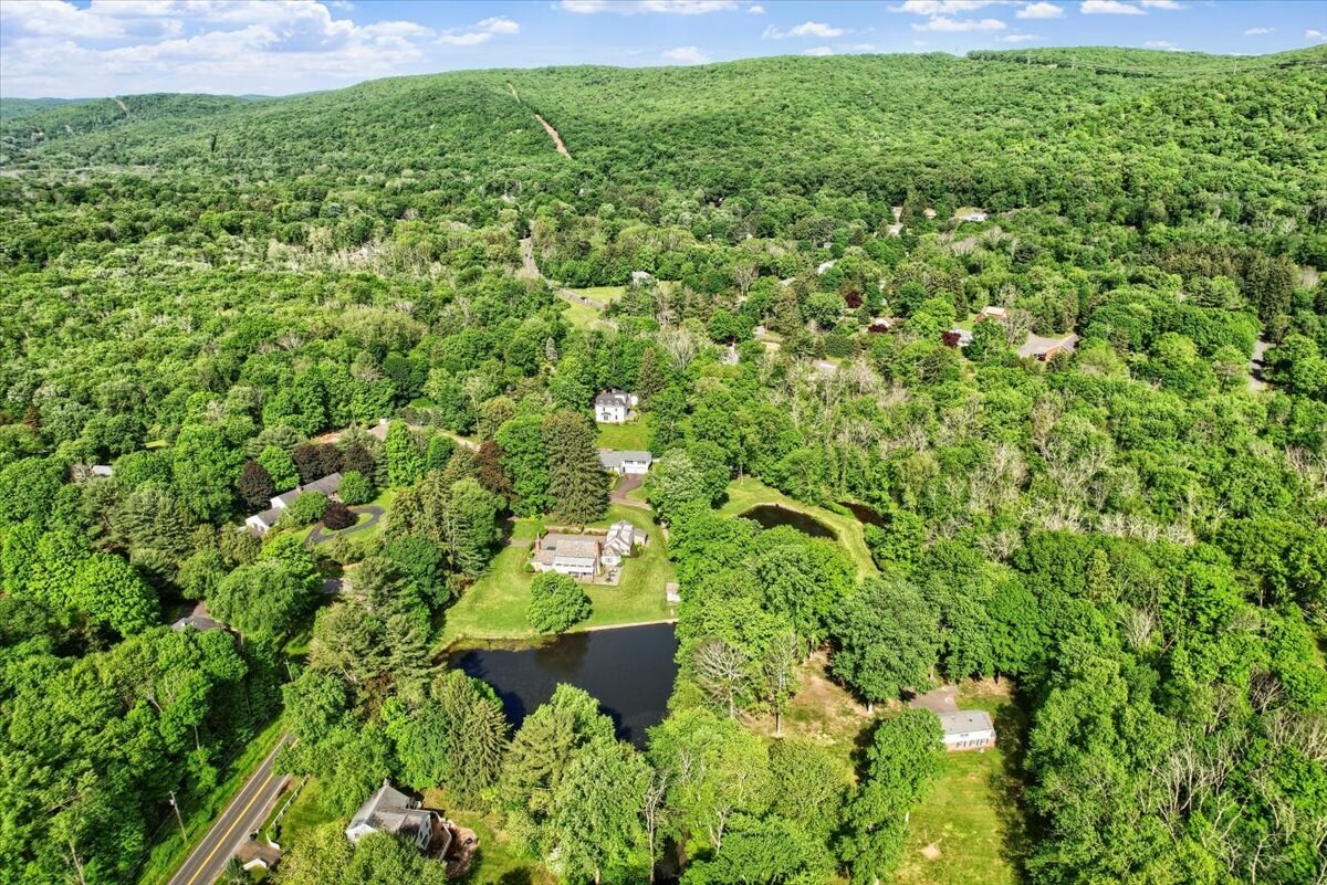 10 Viola Rd, Montebello, NY 10901 - Specialty for Sale | LoopNet