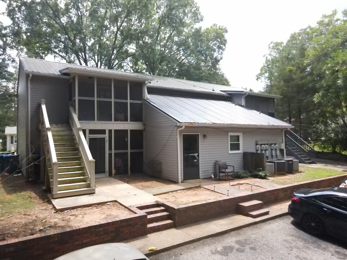 381 20th Ave NE, Hickory, NC 28601 | LoopNet