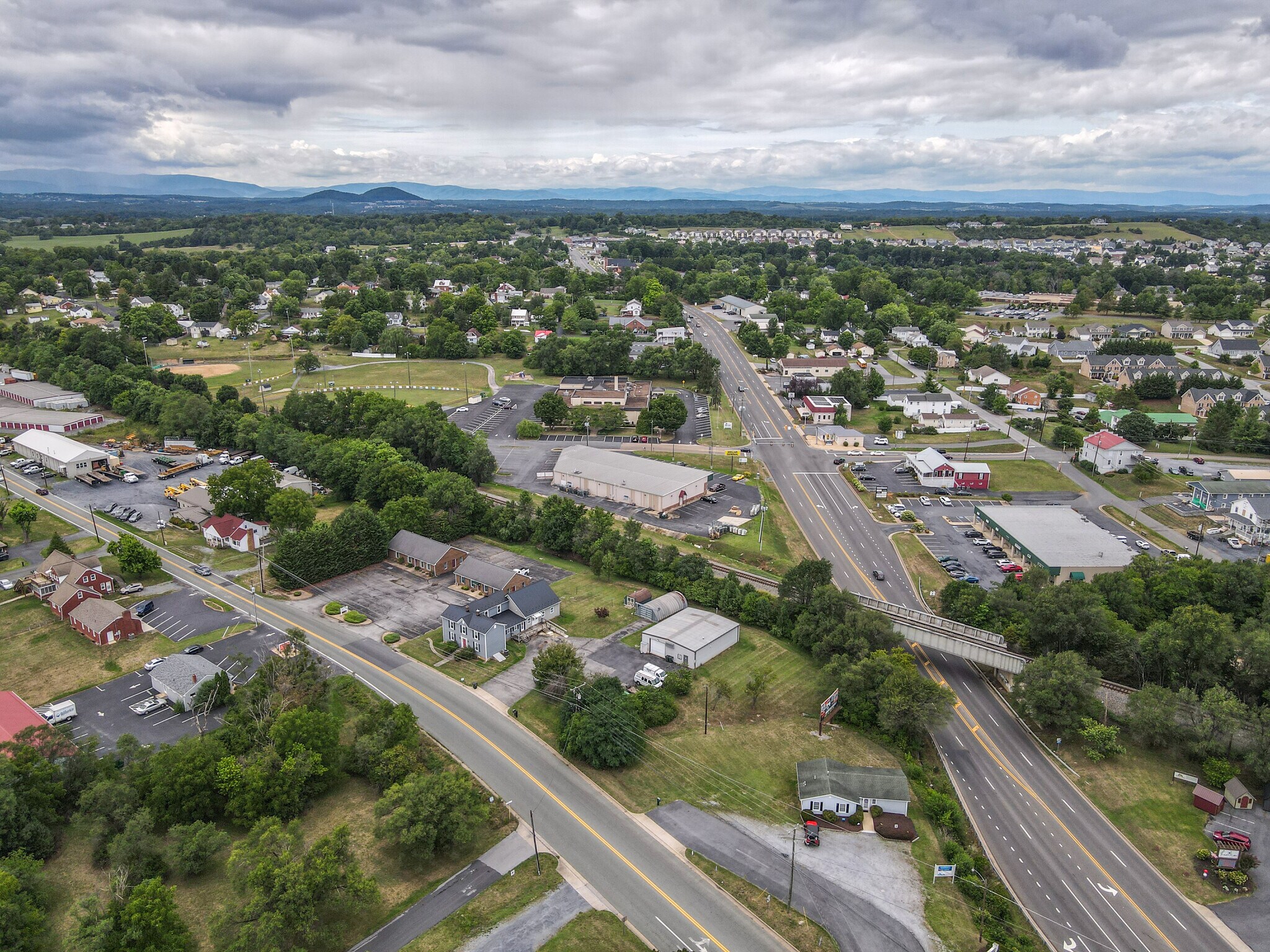 35 Tinkling Spring Rd, Fishersville, VA 22939 - 35 Tinkling Spring Rd ...