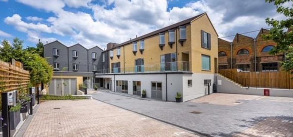 44 Summer Rd, Thames Ditton, KT7 0QQ | LoopNet