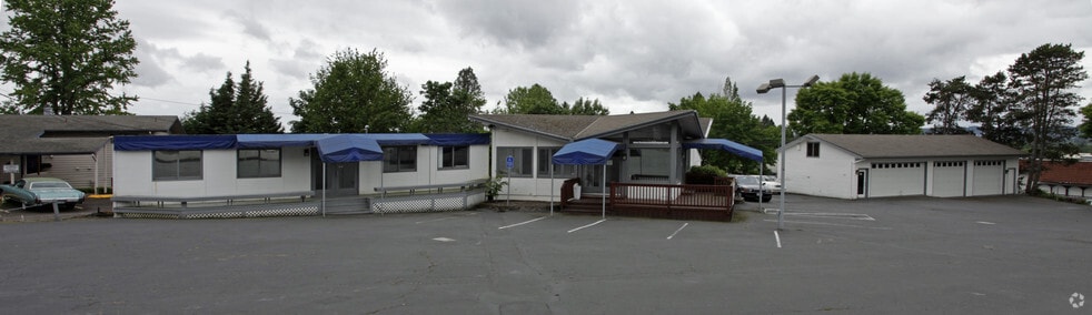 8600 SW Canyon Rd, Portland, OR 97225 | LoopNet