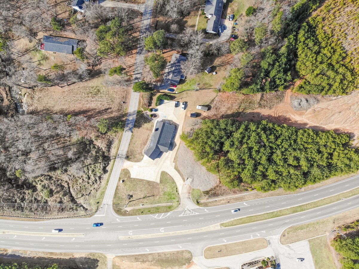 3306 Donna Way, Gainesville, GA 30504 | LoopNet