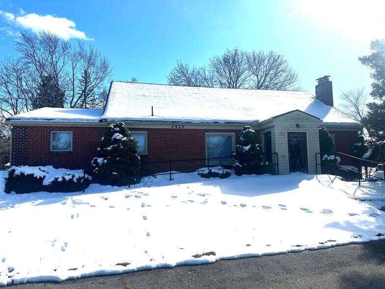 2425 Spring Arbor Rd, Jackson, MI 49203 | LoopNet