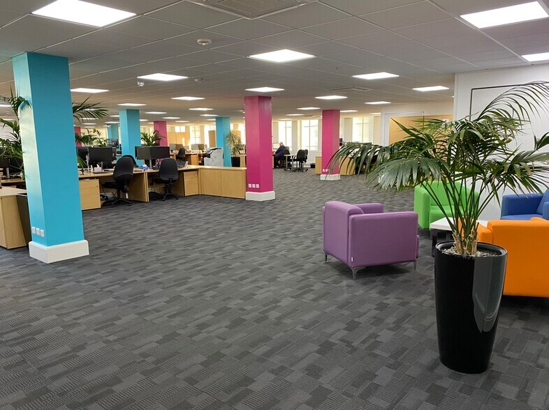 3 Chapel Rd, Redhill, RH1 1QD - Volt House | LoopNet