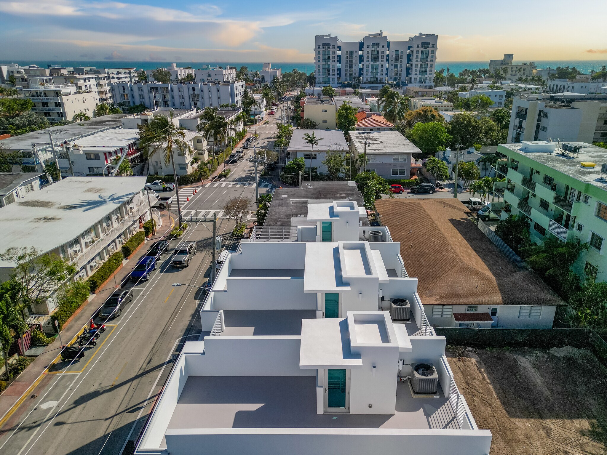 7645 Carlyle Ave, Miami Beach, FL 33141 | LoopNet