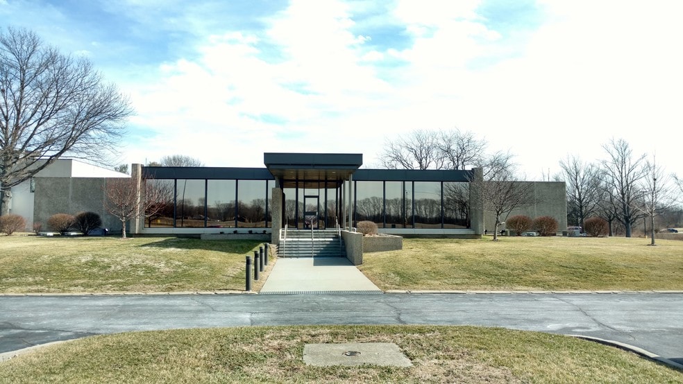 5250 S 6th Street Rd, Springfield, IL 62703 | LoopNet